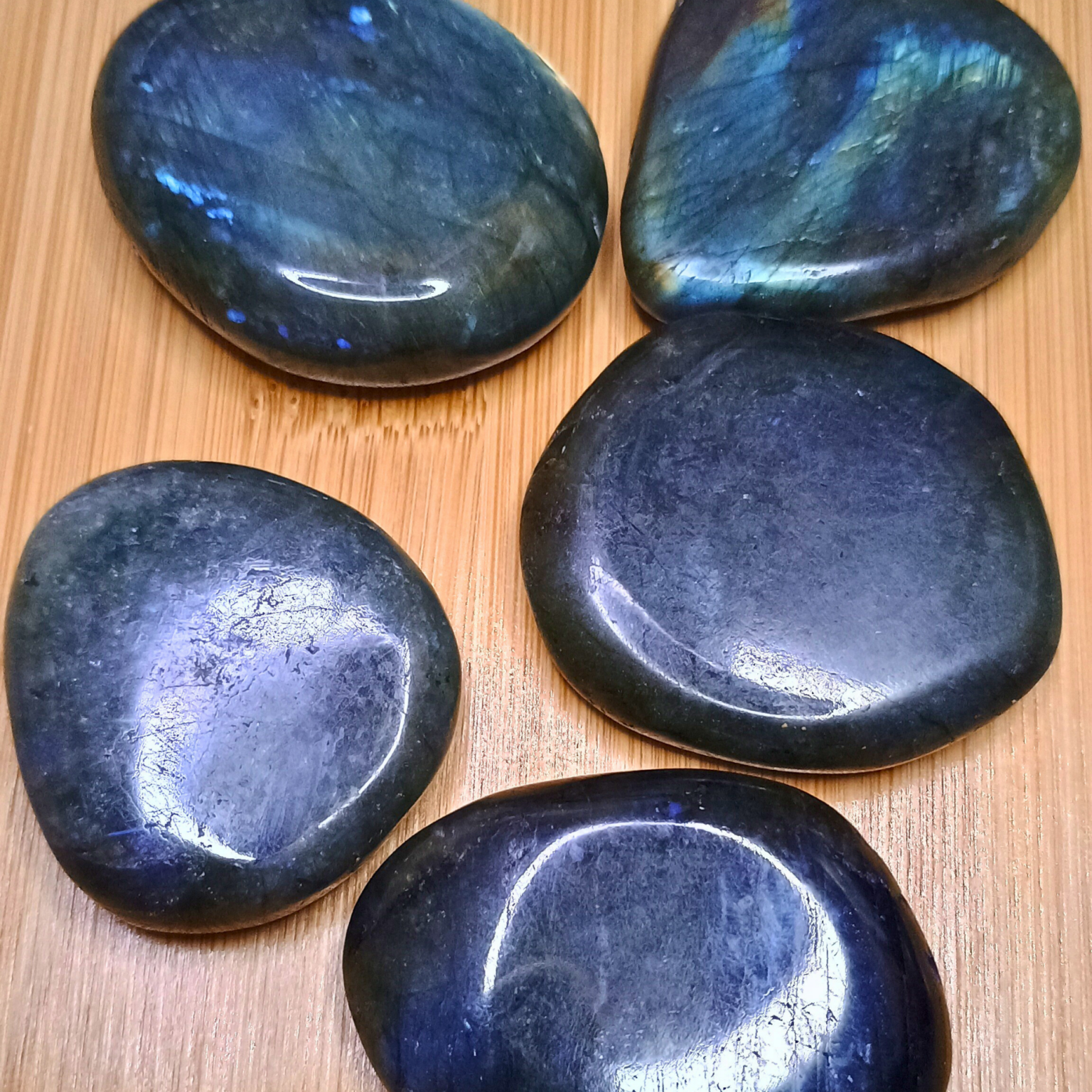 Palet de pierre polie taille 5 cm Labradorite - Le Boudoir Roux- Lyon